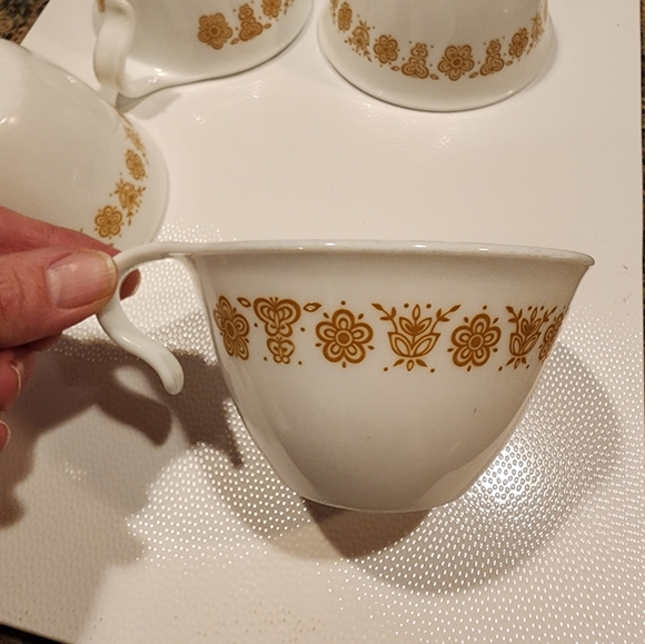 Corelle | Dining | Set Of 4 Corelle Butterfly Gold Coffee Cups With ...